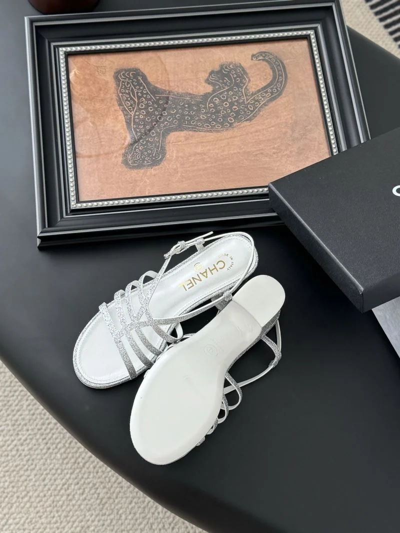 Top match Chanel Sandals