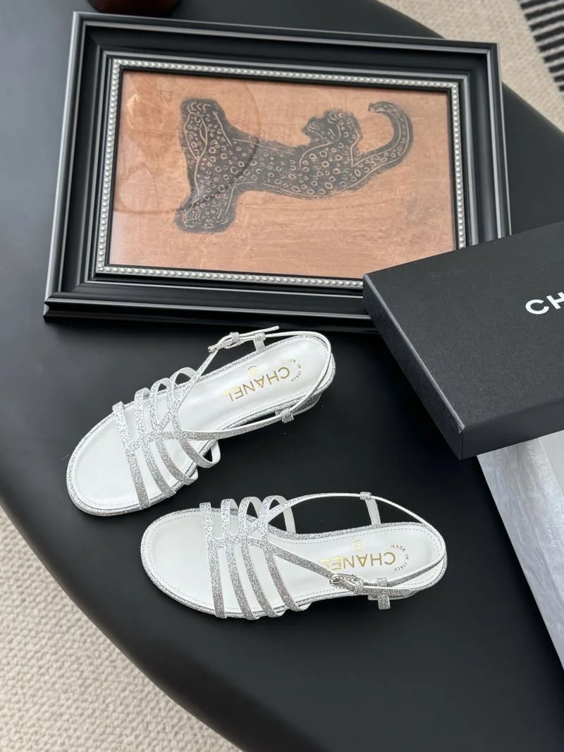 Top match Chanel Sandals