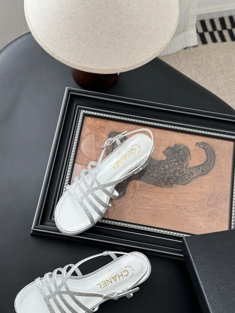 Top match Chanel Sandals