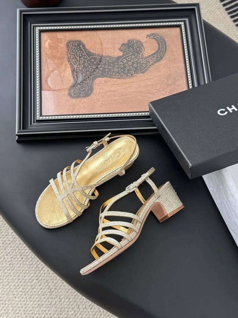 Top match Chanel Sandals