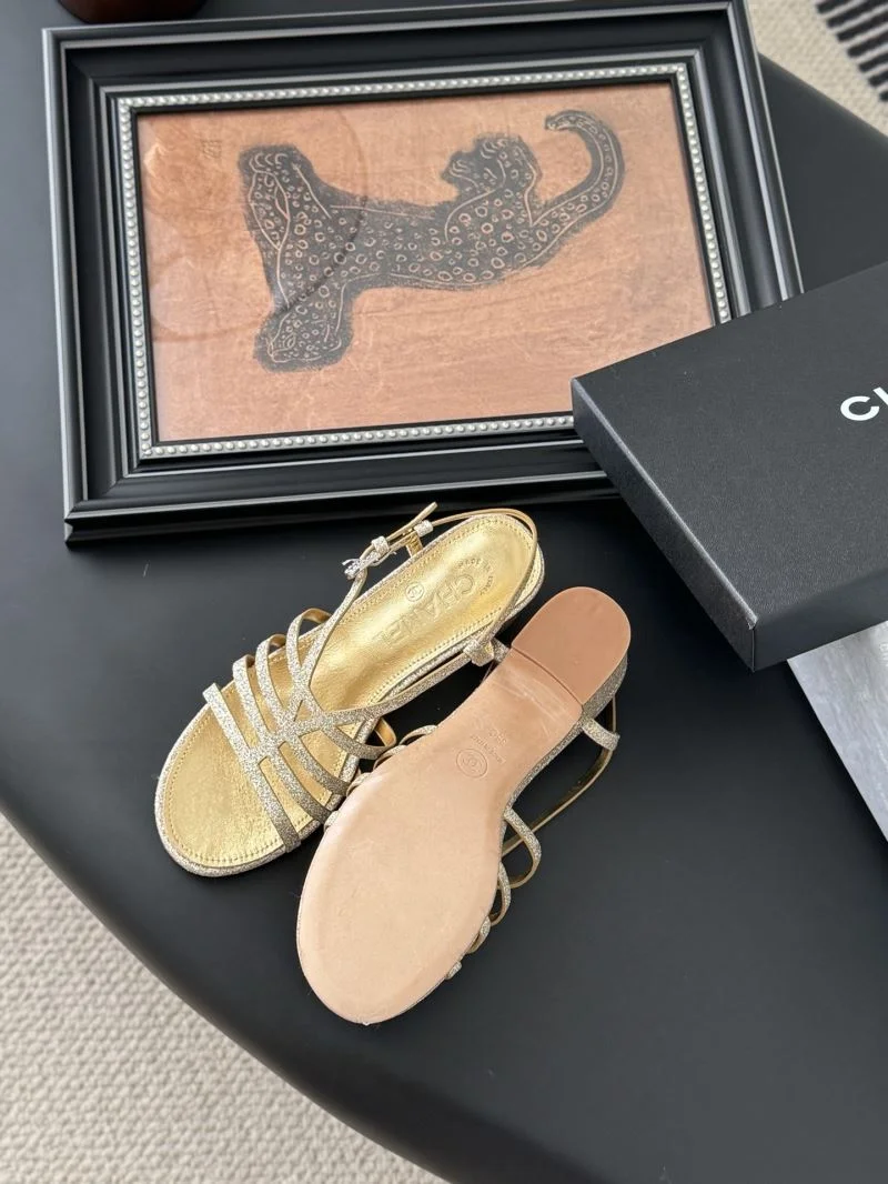 Top match Chanel Sandals