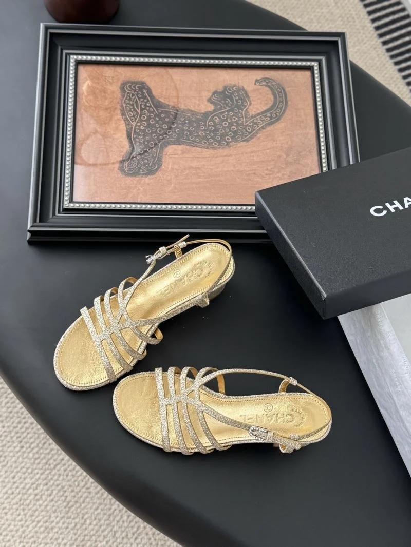 Top match Chanel Sandals