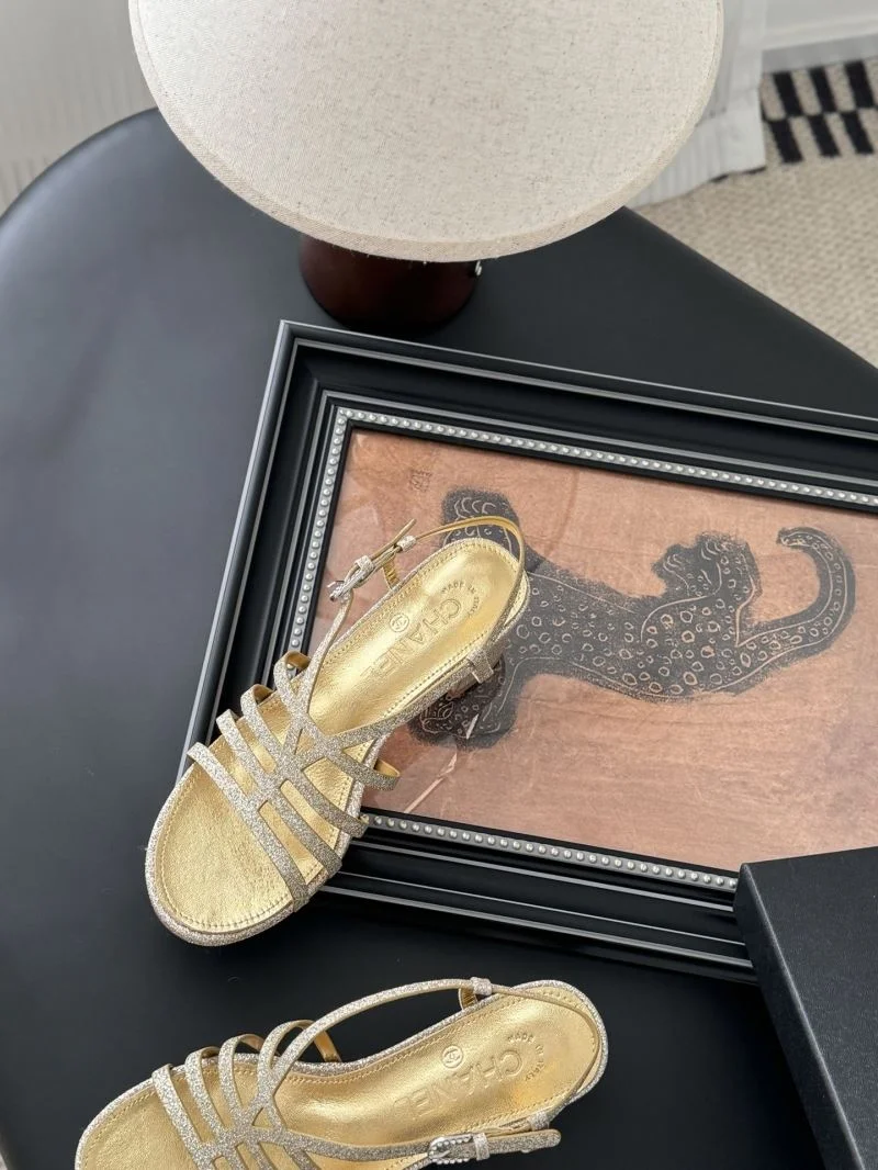 Top match Chanel Sandals