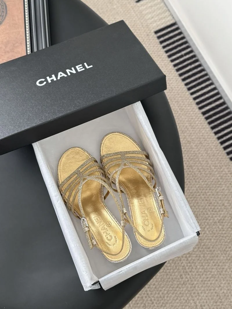 Top match Chanel Sandals