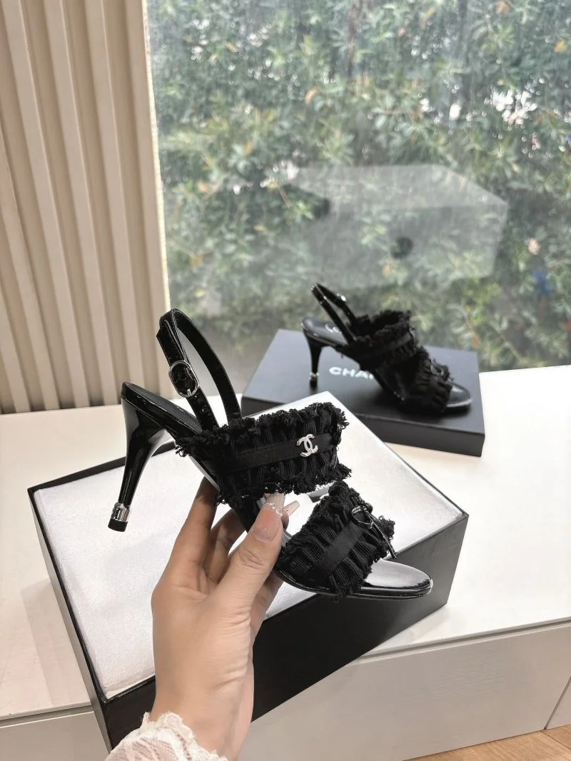 Top mirror Chanel Sandals