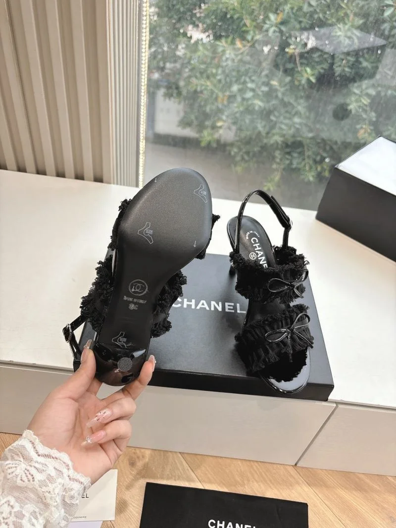 Top mirror Chanel Sandals