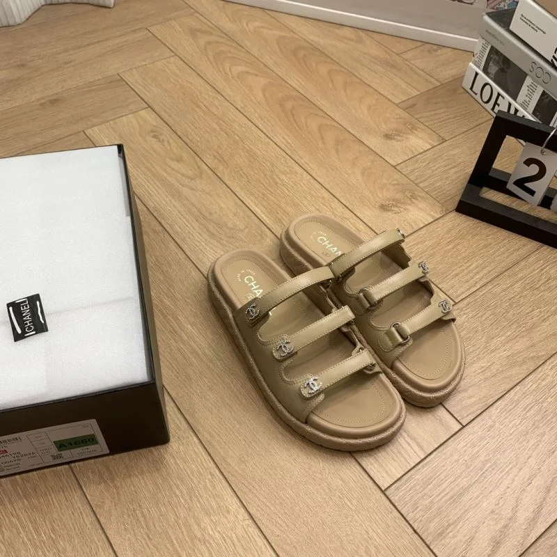 Top mirror Chanel Sandals