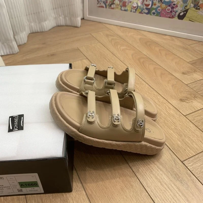 Top mirror Chanel Sandals