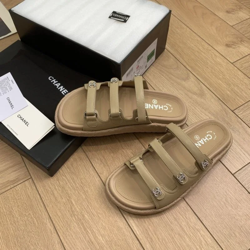Top mirror Chanel Sandals