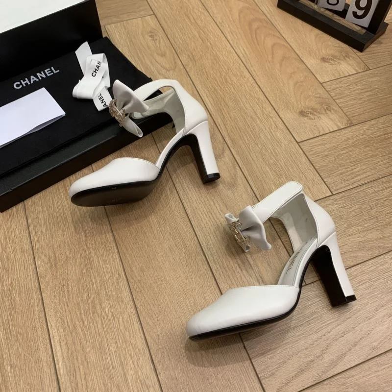 Top mirror Chanel Sandals