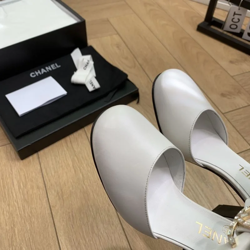 Top mirror Chanel Sandals