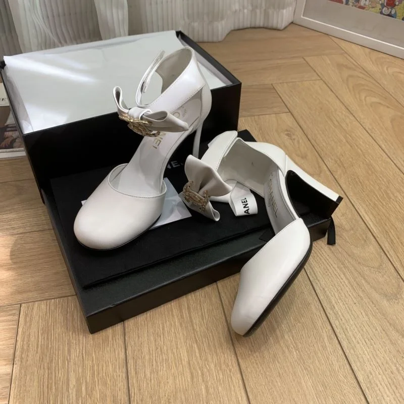 Top mirror Chanel Sandals