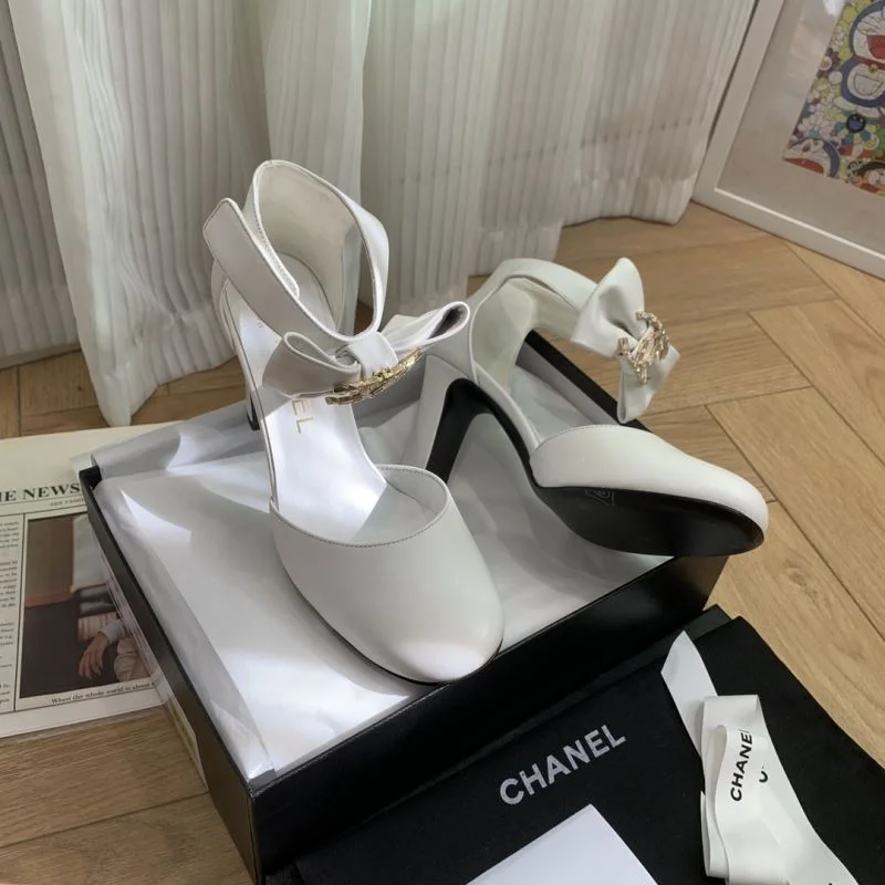 Top mirror Chanel Sandals