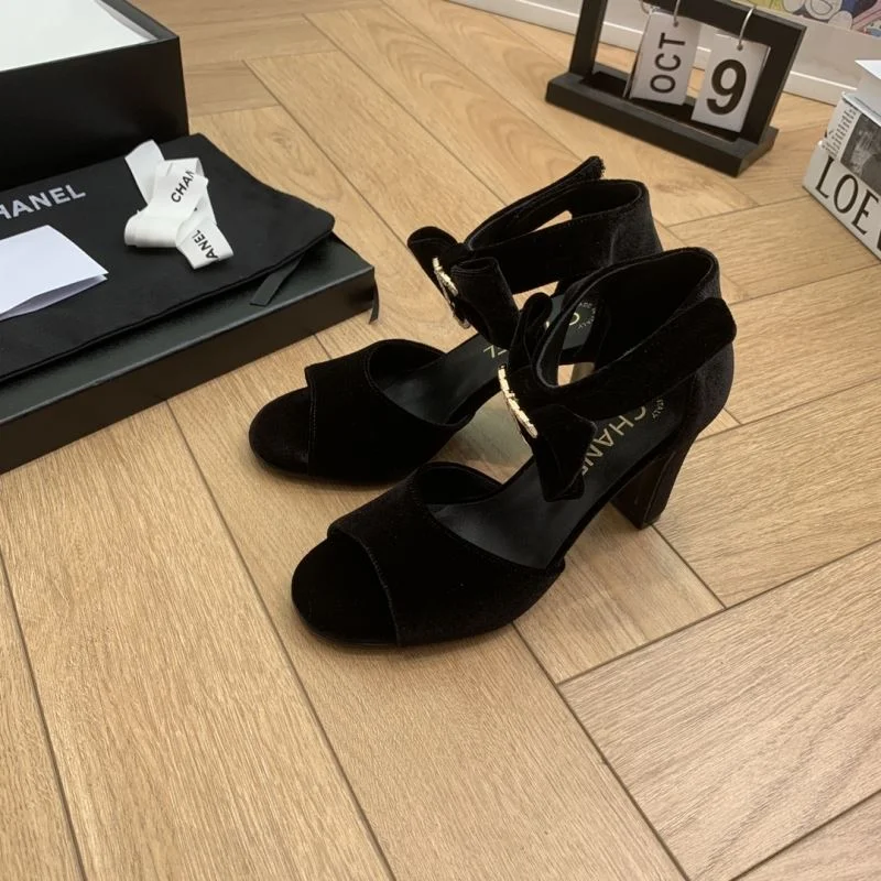 Top mirror Chanel Sandals