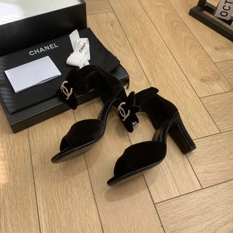 Top mirror Chanel Sandals