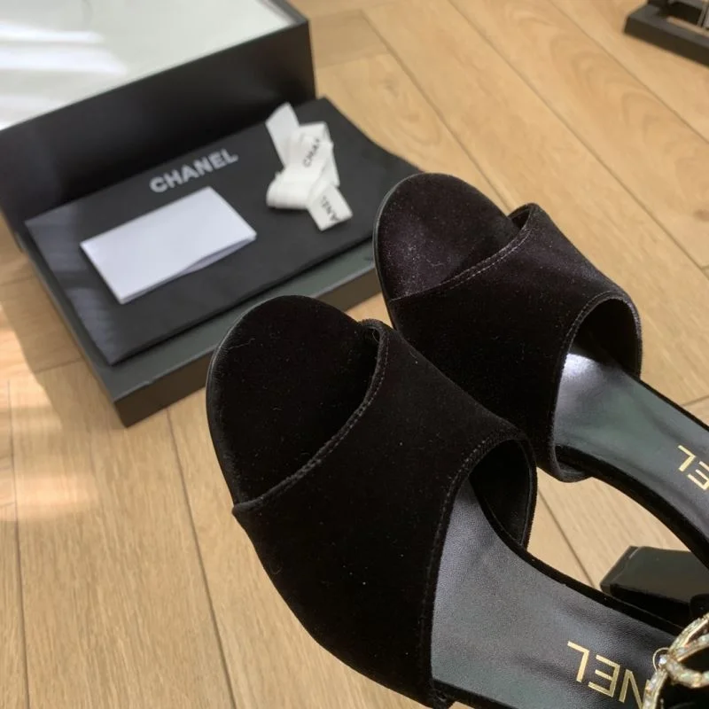 Top mirror Chanel Sandals