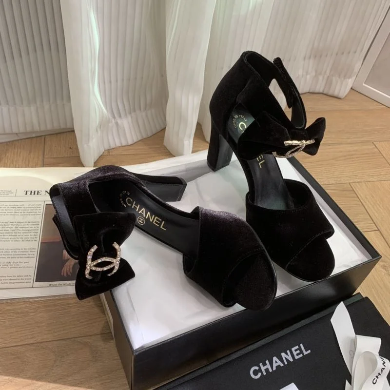 Top mirror Chanel Sandals
