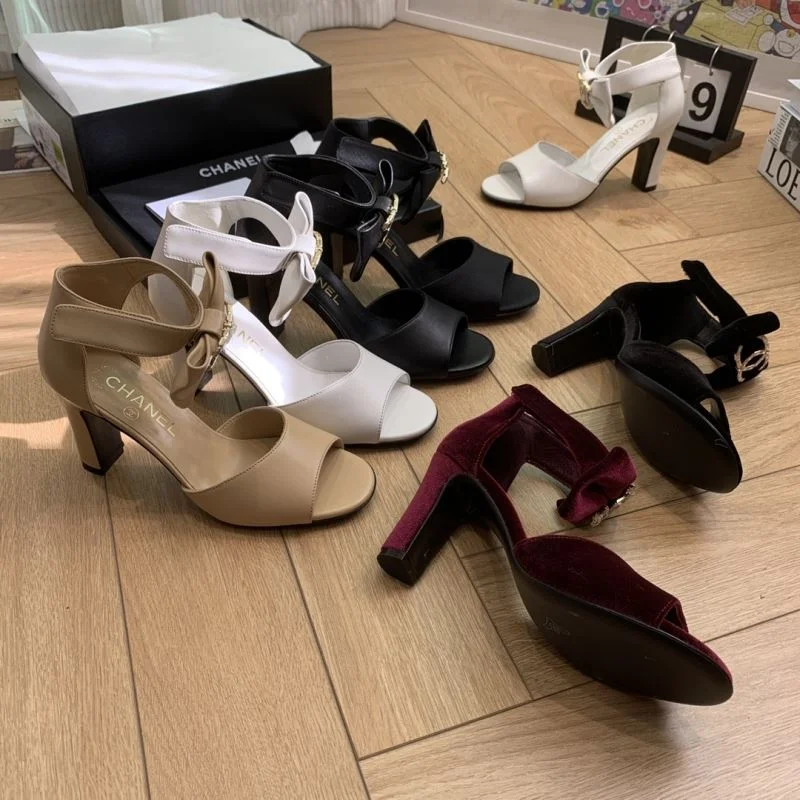Top mirror Chanel Sandals