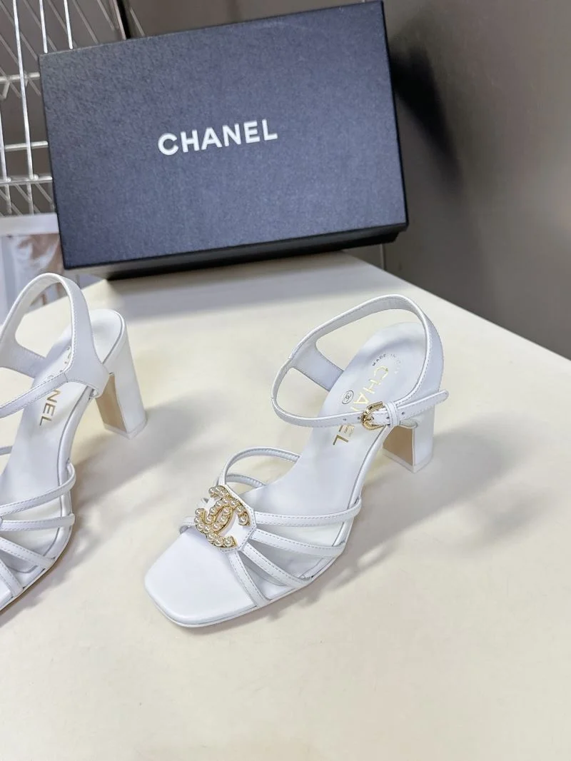 Top match Chanel Sandals