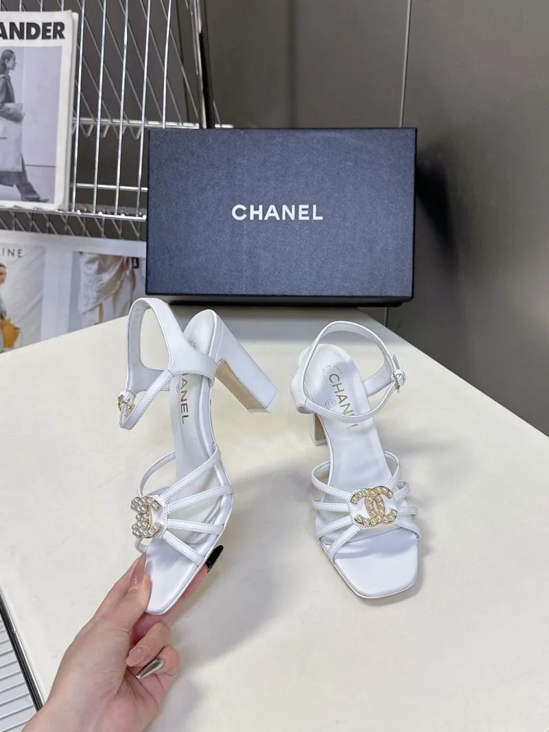 Top match Chanel Sandals