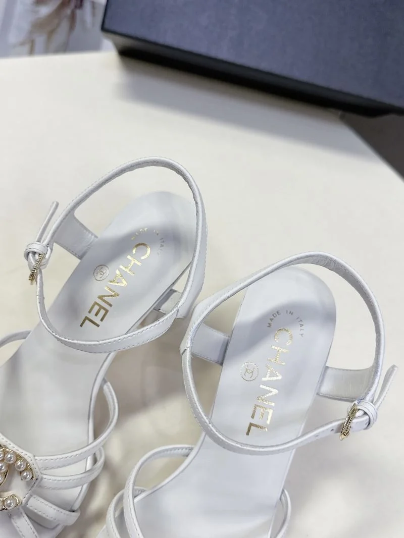 Top match Chanel Sandals