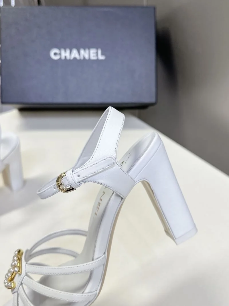 Top match Chanel Sandals