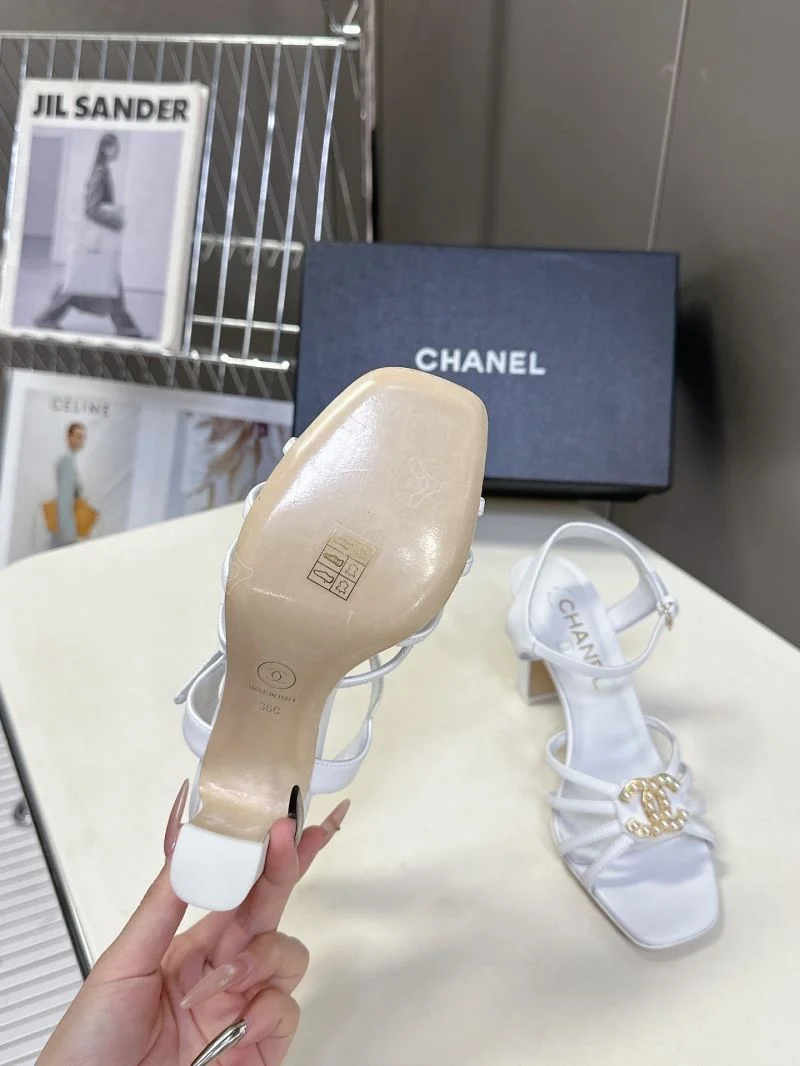 Top match Chanel Sandals