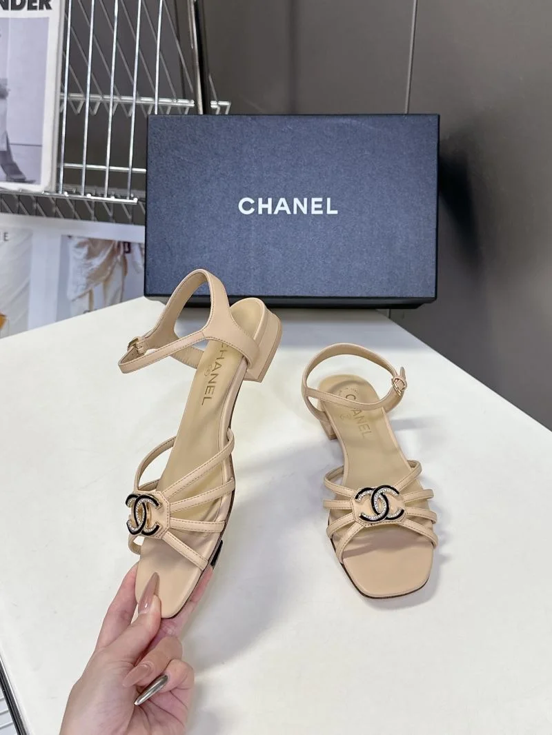 Top match Chanel Sandals