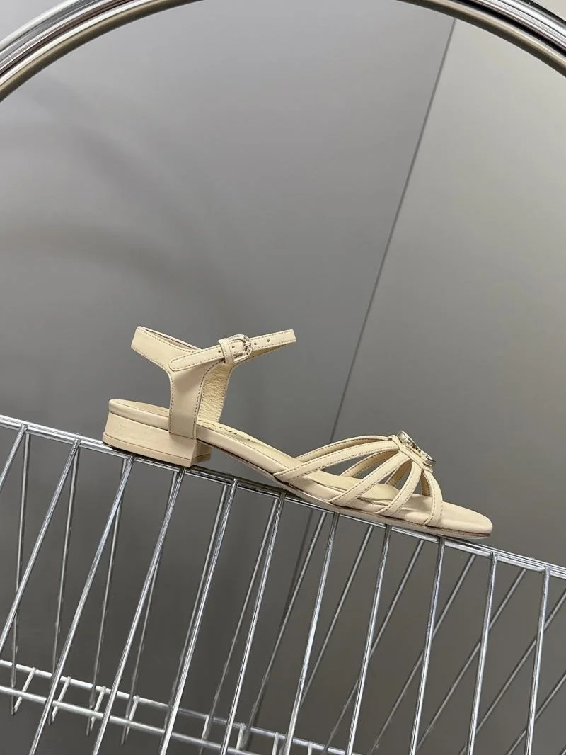 Top match Chanel Sandals
