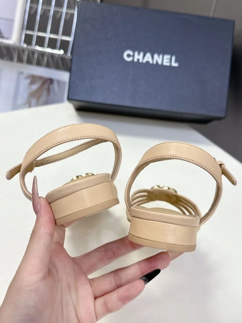 Top match Chanel Sandals