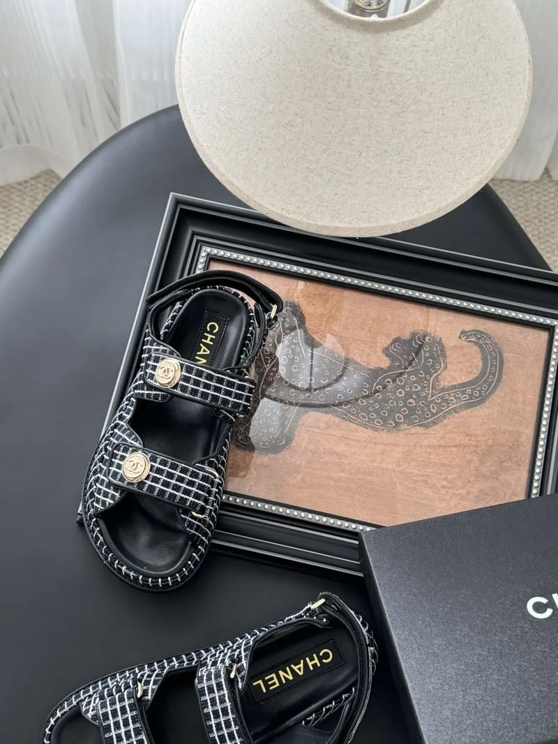 Accurate model Chanel Sandals