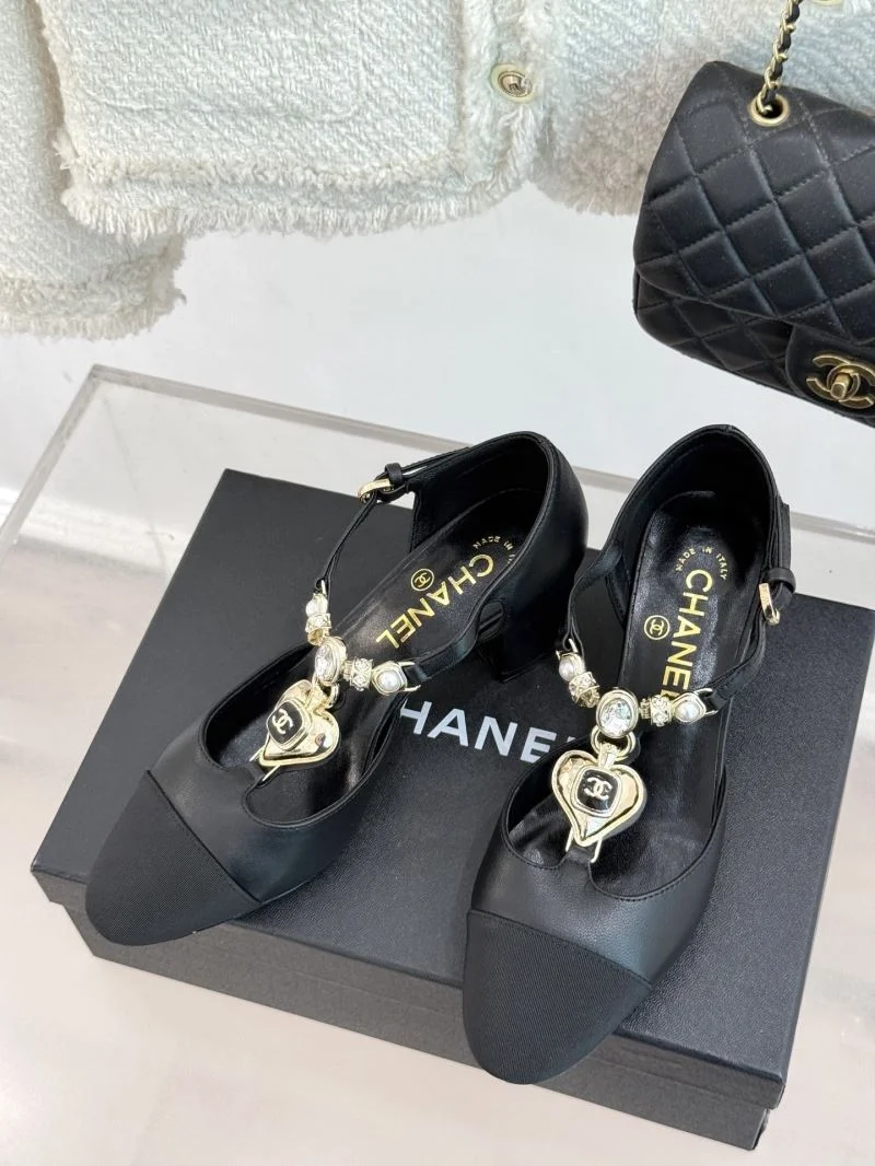 Low-cost Chanel Sandals