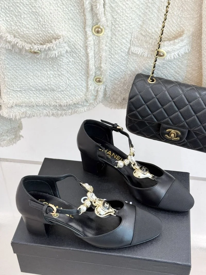 Low-cost Chanel Sandals