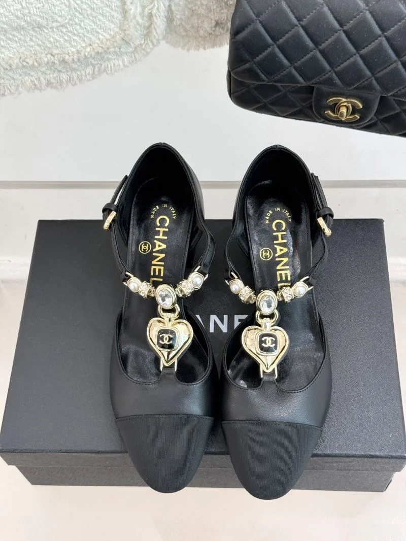 Low-cost Chanel Sandals