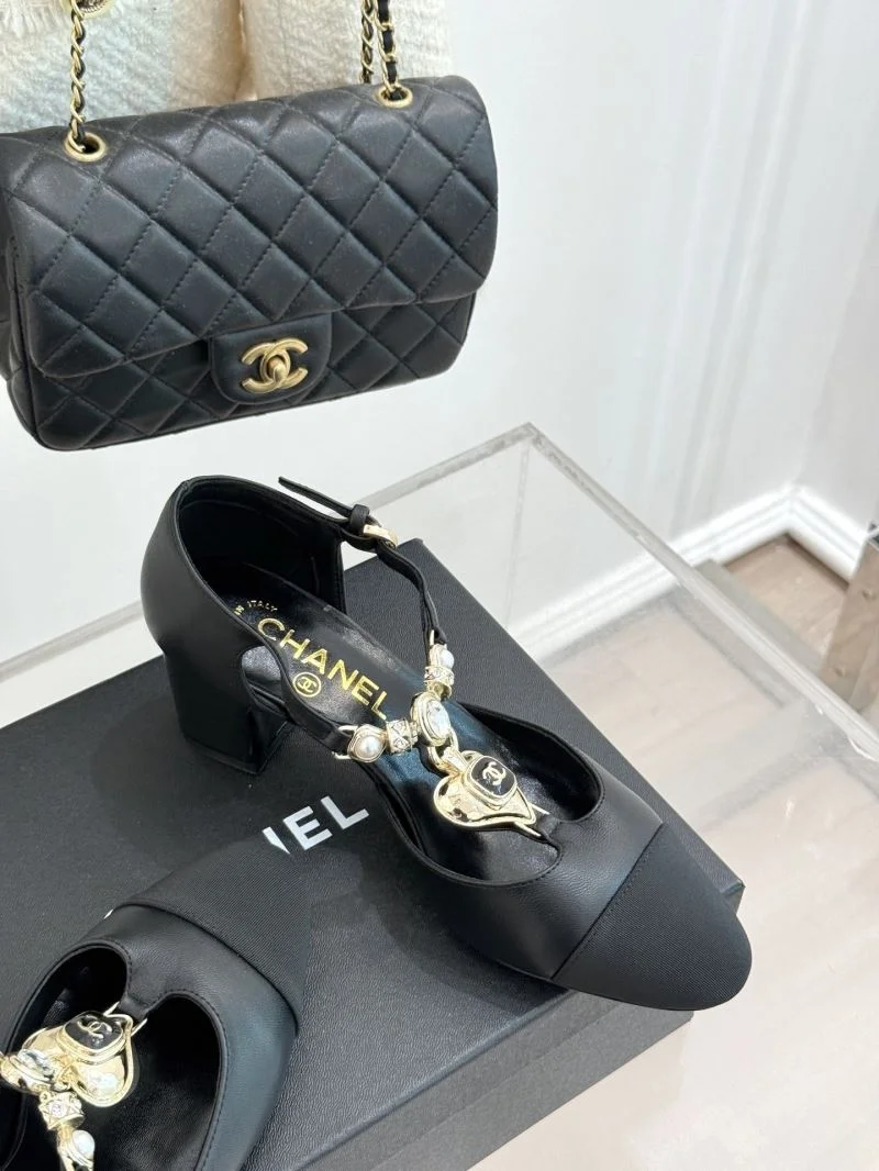 Low-cost Chanel Sandals