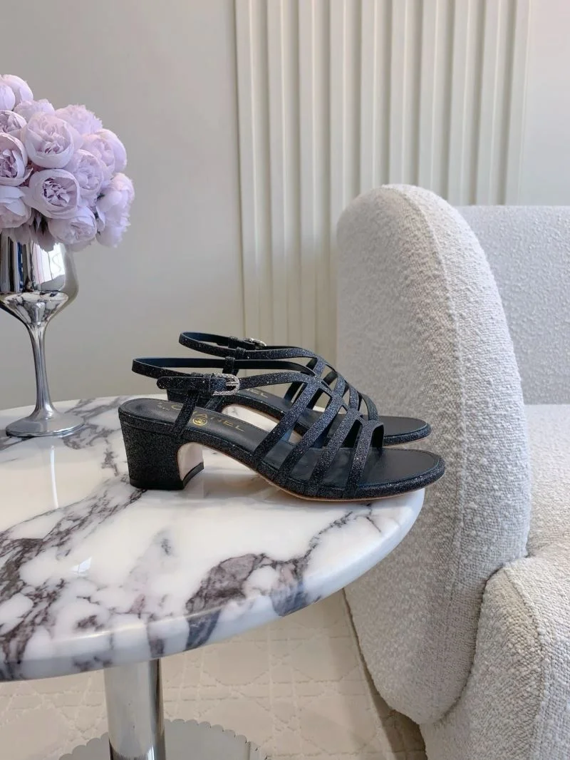 Top match Chanel Sandals