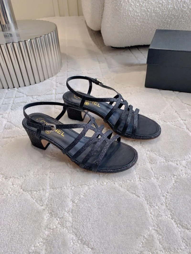 Top match Chanel Sandals