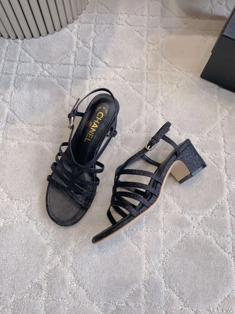 Top match Chanel Sandals
