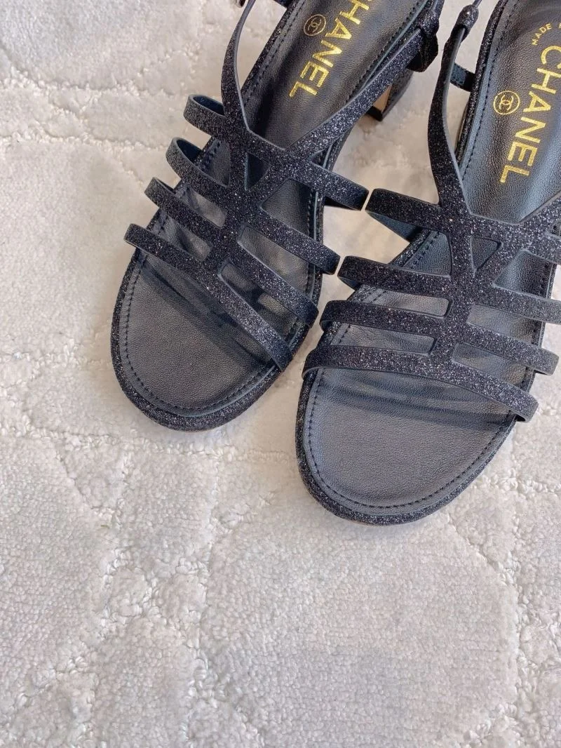 Top match Chanel Sandals