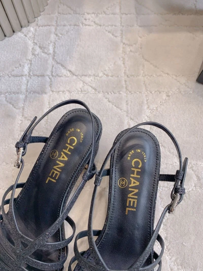 Top match Chanel Sandals