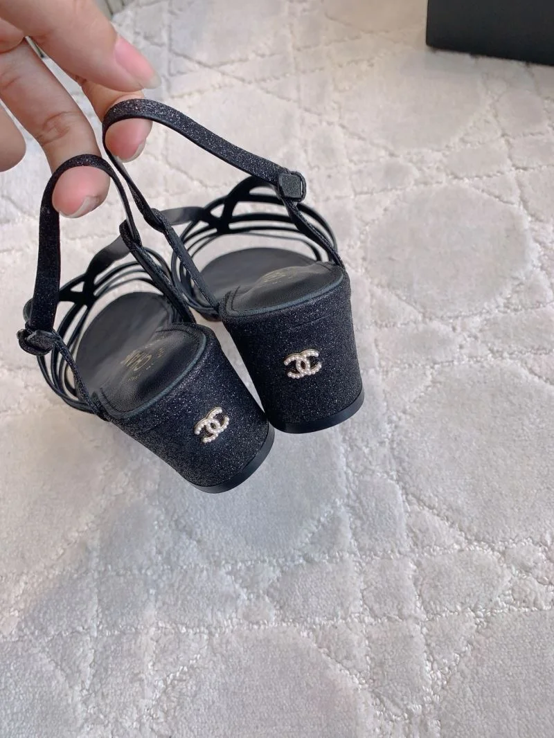 Top match Chanel Sandals
