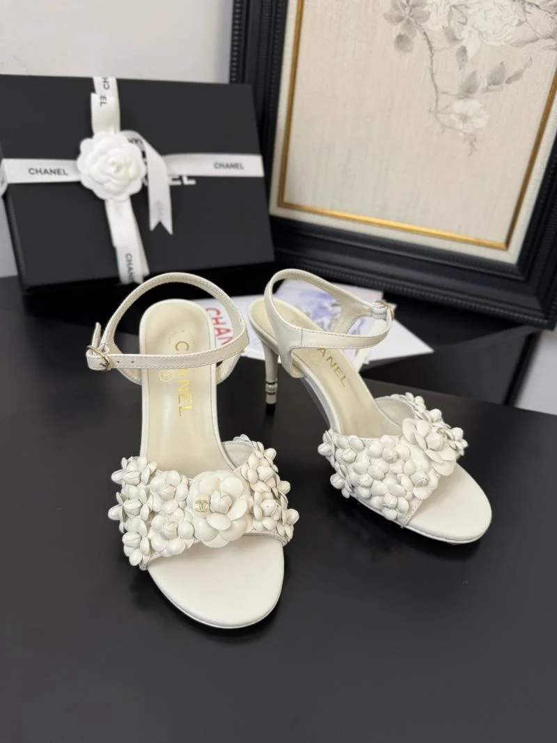 Top match Chanel Sandals