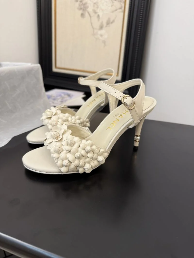 Top match Chanel Sandals