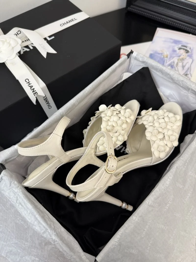 Top match Chanel Sandals