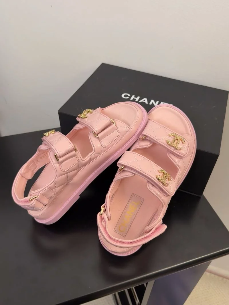 Top match Chanel Sandals