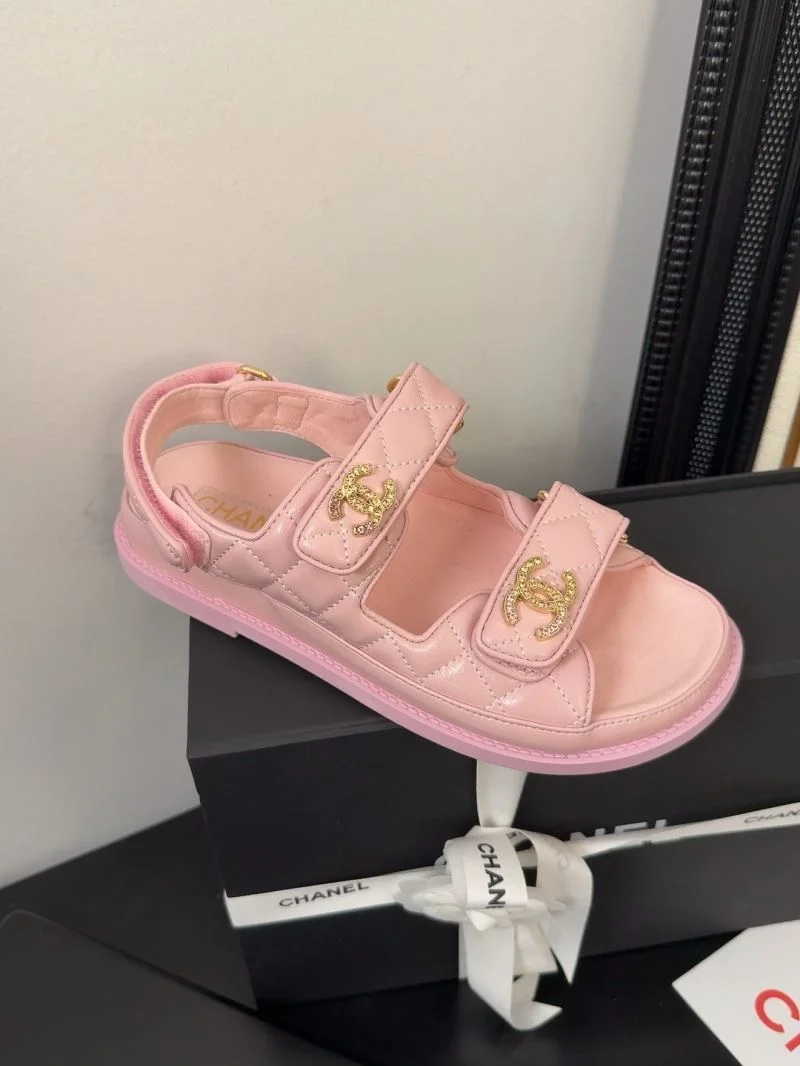 Top match Chanel Sandals