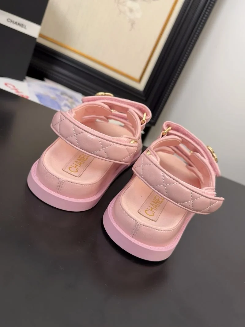 Top match Chanel Sandals