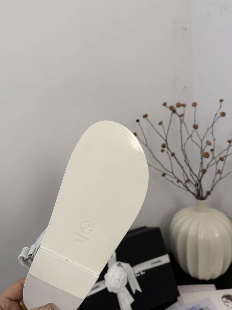 Low-cost Chanel Sandals