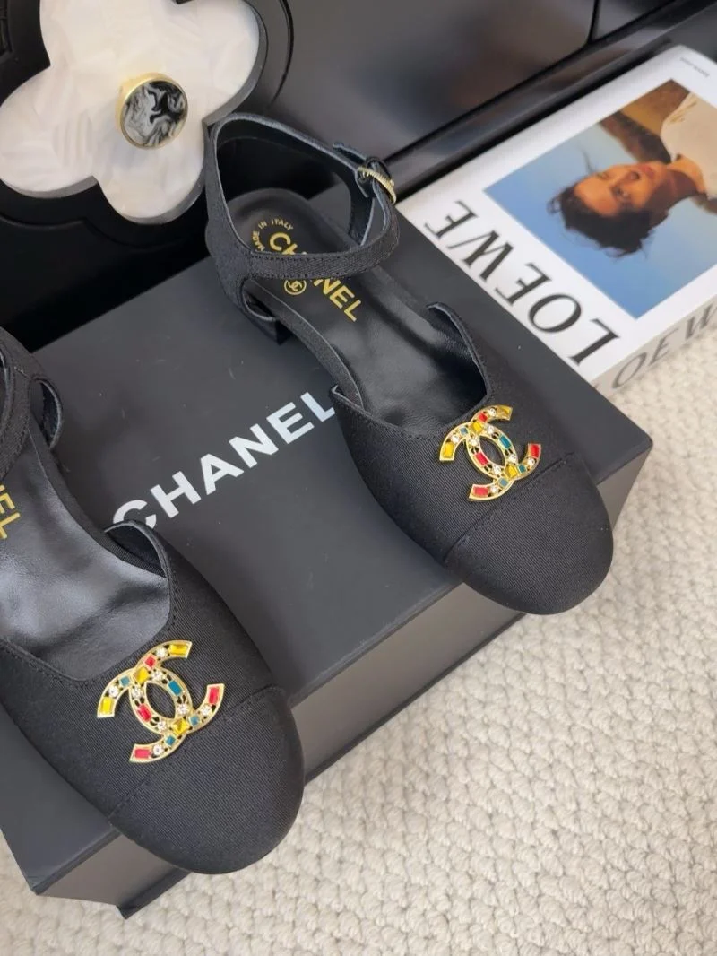 Low-cost Chanel Sandals