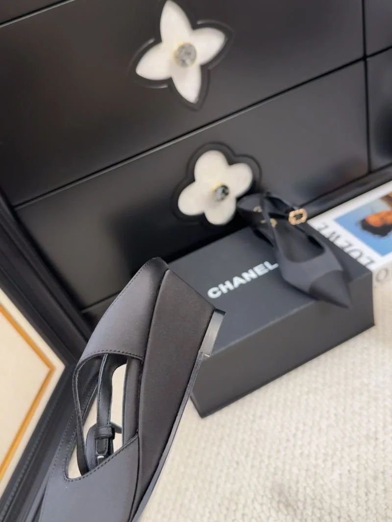 Accurate model Chanel Sandals